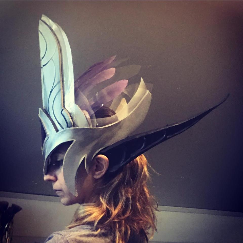 Cosplay de Elfa Nocheterna con su Armadura Dinástica por Candace ...