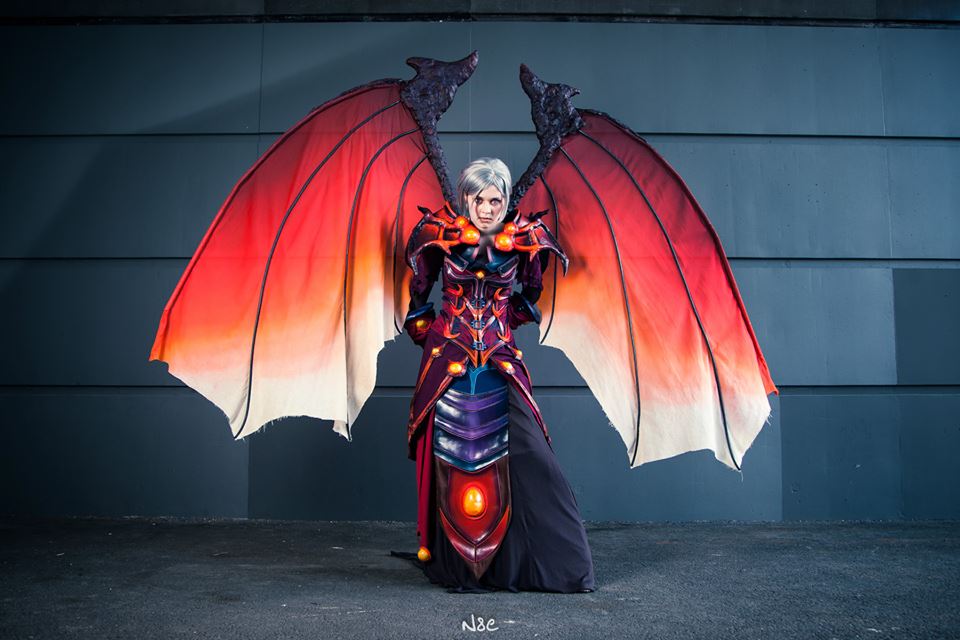 Cosplay de Tier 6 de Brujo por Koni Cosplay - WowChakra