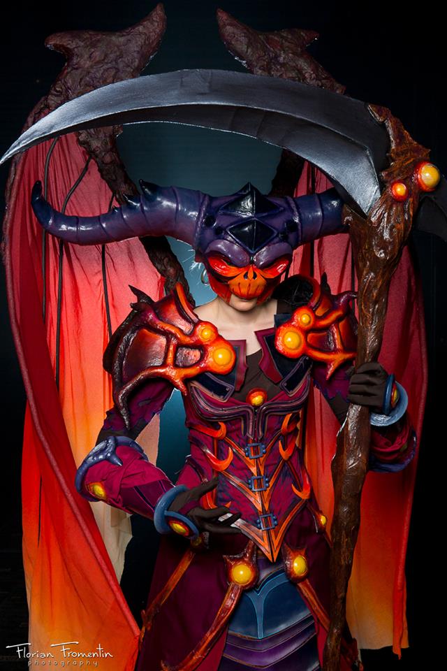 Cosplay de Tier 6 de Brujo por Koni Cosplay - WowChakra